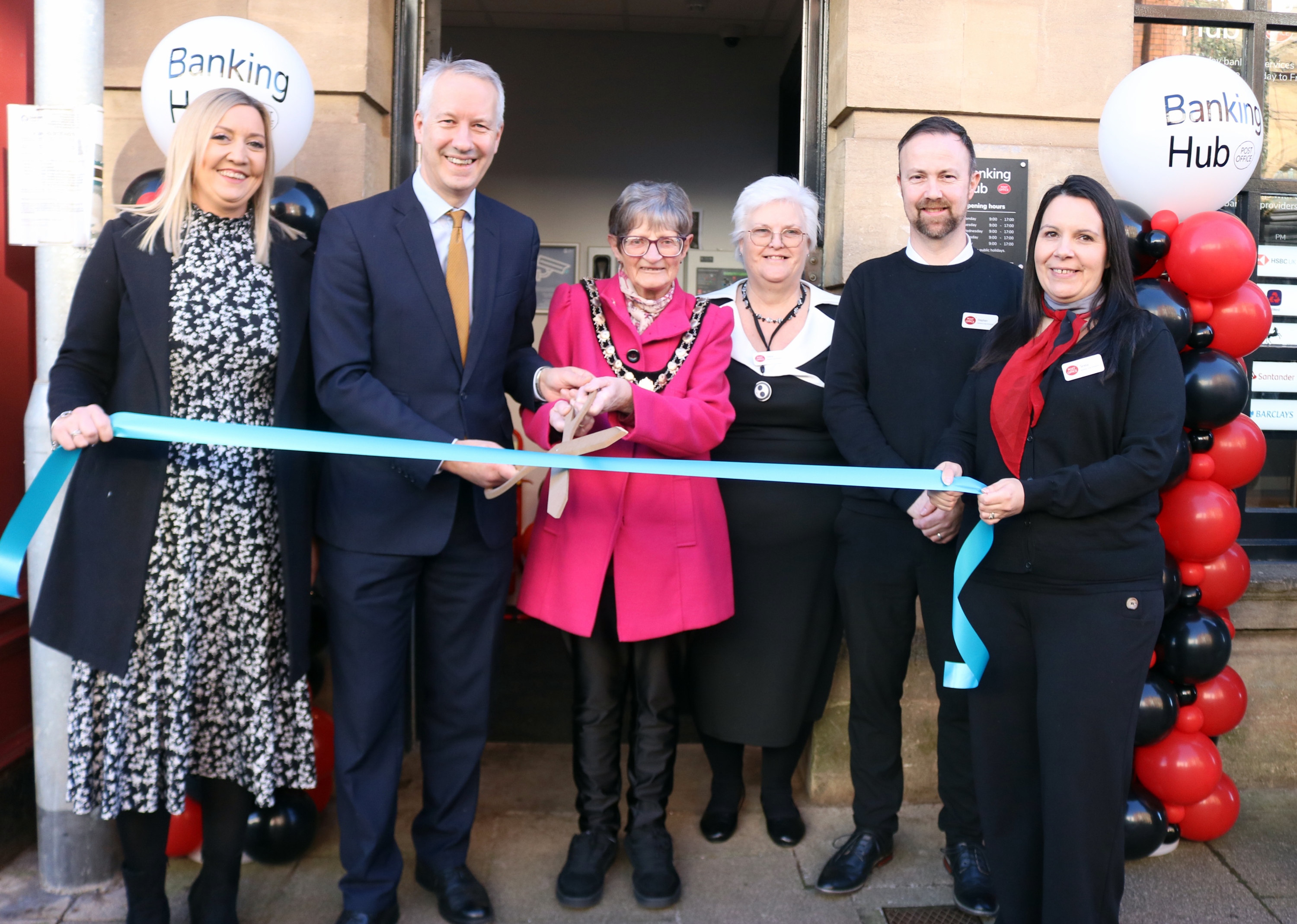 Cash Access UK - Somerset’s first banking hub in Wellington opens